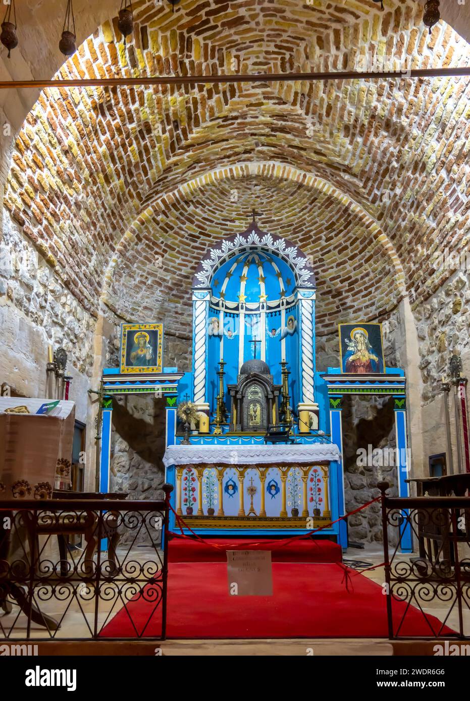Chaldean churches hi-res stock photography and images - Alamy