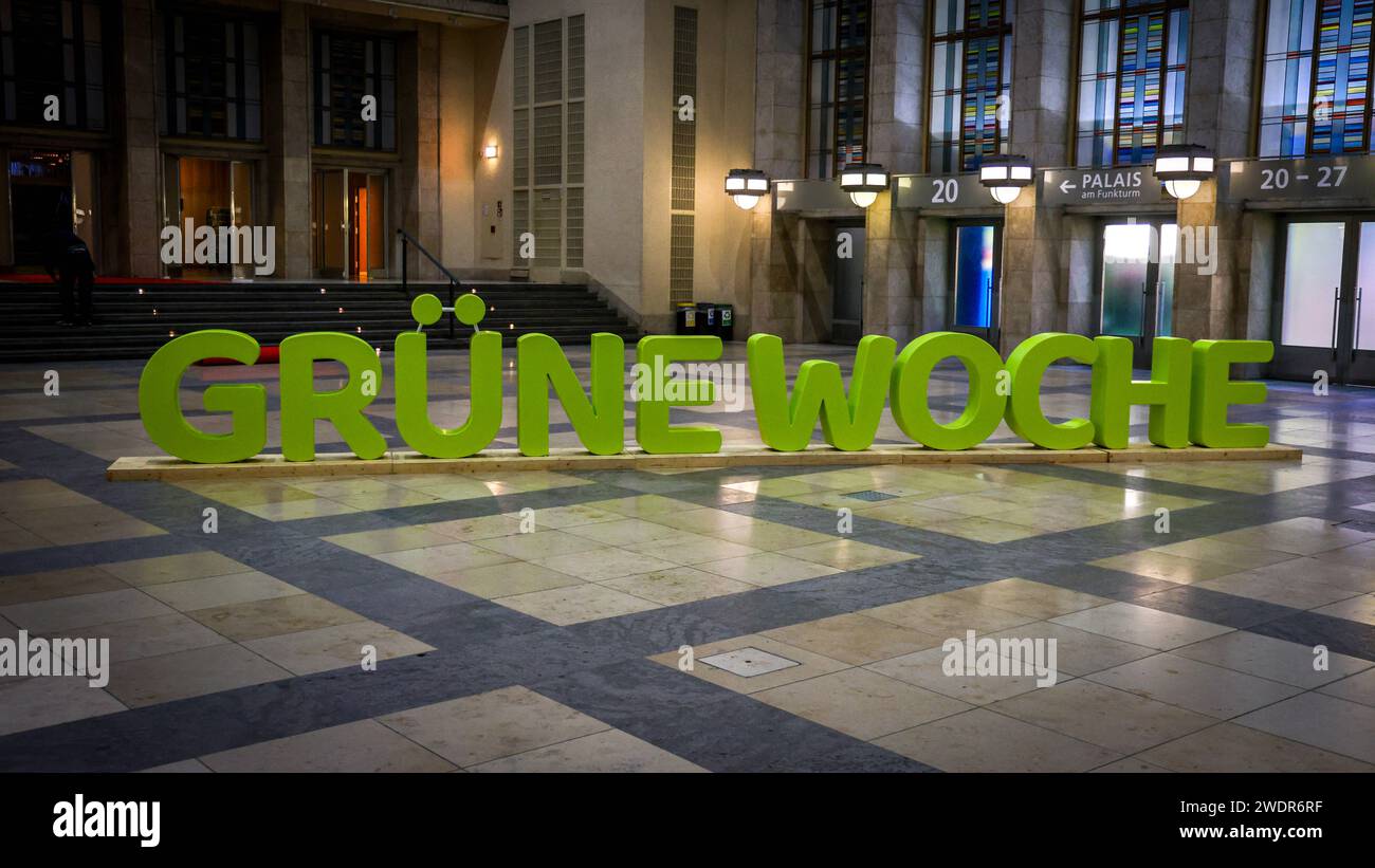 Internationale Grüne Woche 2024. Schriftzug Grüne Woche am Eingang. DEU ...