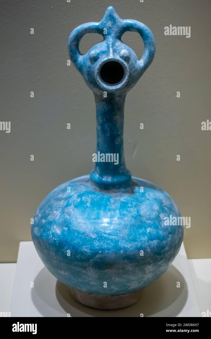 Anthorpomorphic bottle hi-res stock photography and images - Alamy