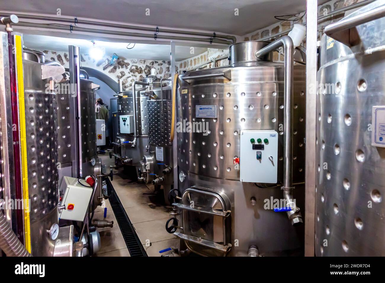 Wine fermenting production equipment Midin Şarapçılık winery ...