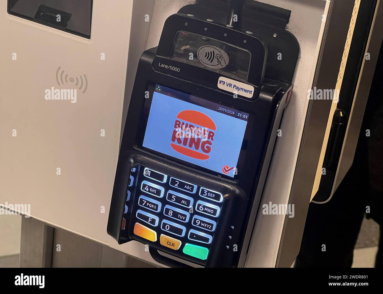 Bezahlsystem bei Burger King Bargeldloses Zahlen *** Payment system at ...