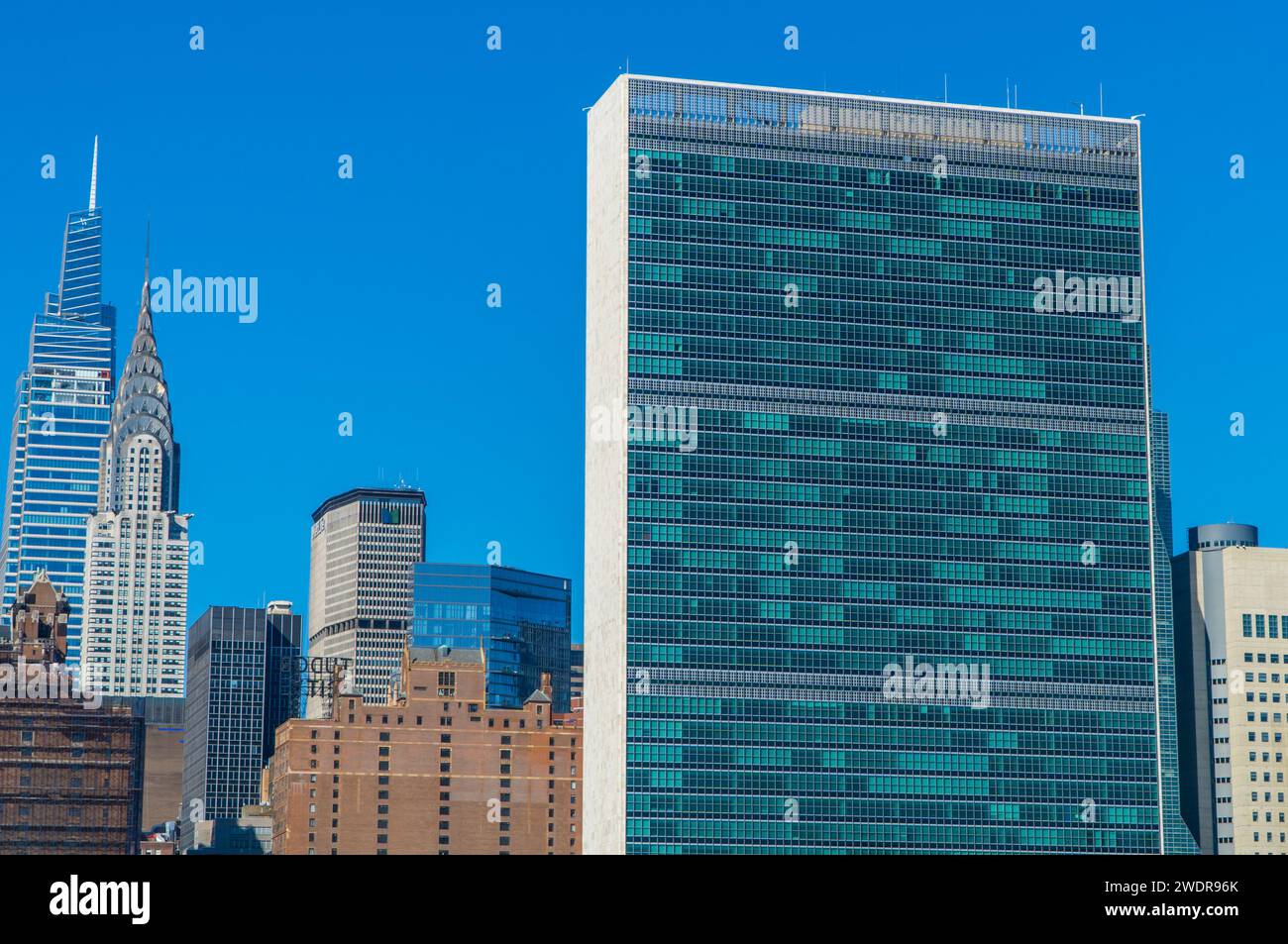 Skyline view manhattan un building hi-res stock photography and images ...