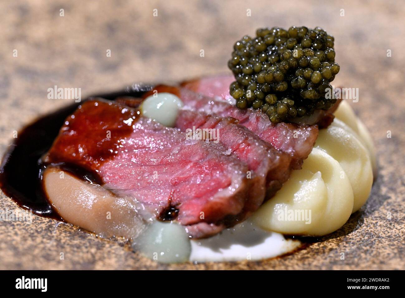 Restaurant du boeuf hi-res stock photography and images - Alamy