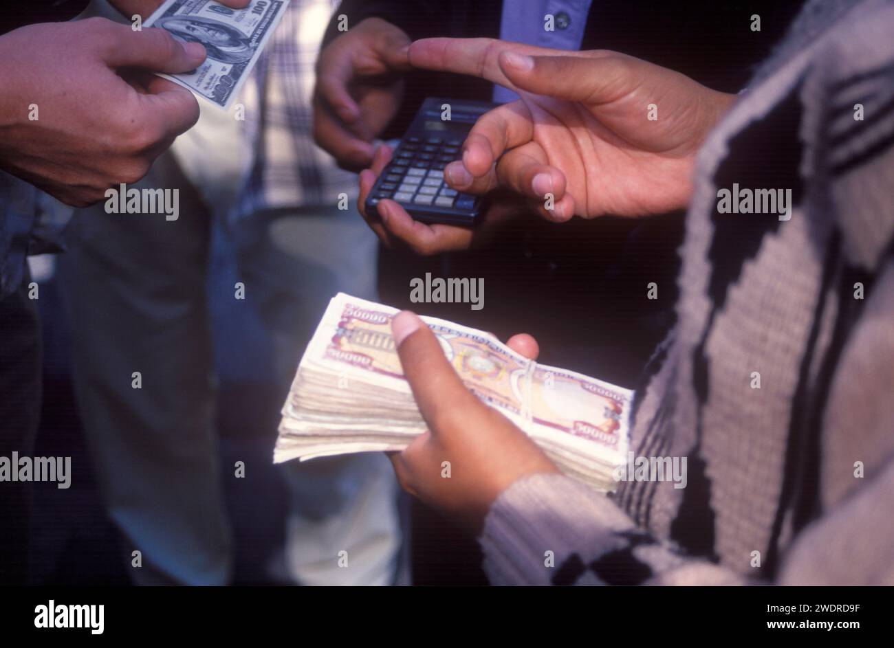 Changing money hi-res stock photography and images - Alamy