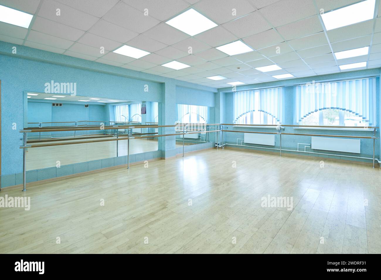 Ballet class classes hi-res stock photography and images - Alamy