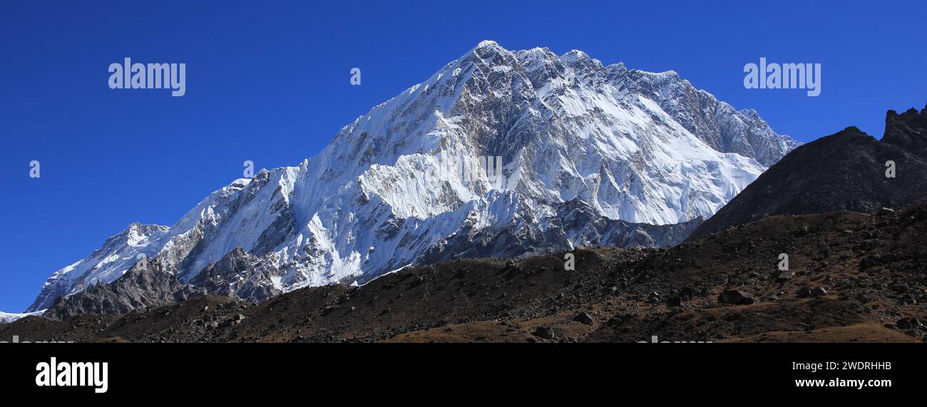 Nuptse and south face hi-res stock photography and images - Alamy