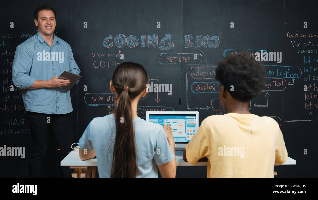 Prompt prompt hi-res stock photography and images - Alamy