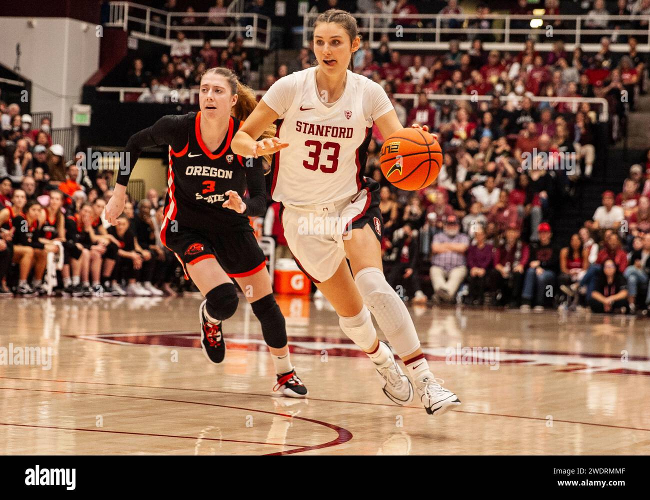 Stanford, CA, USA. 21st Jan, 2024. A. Stanford guard Hannah Jump (33 ...