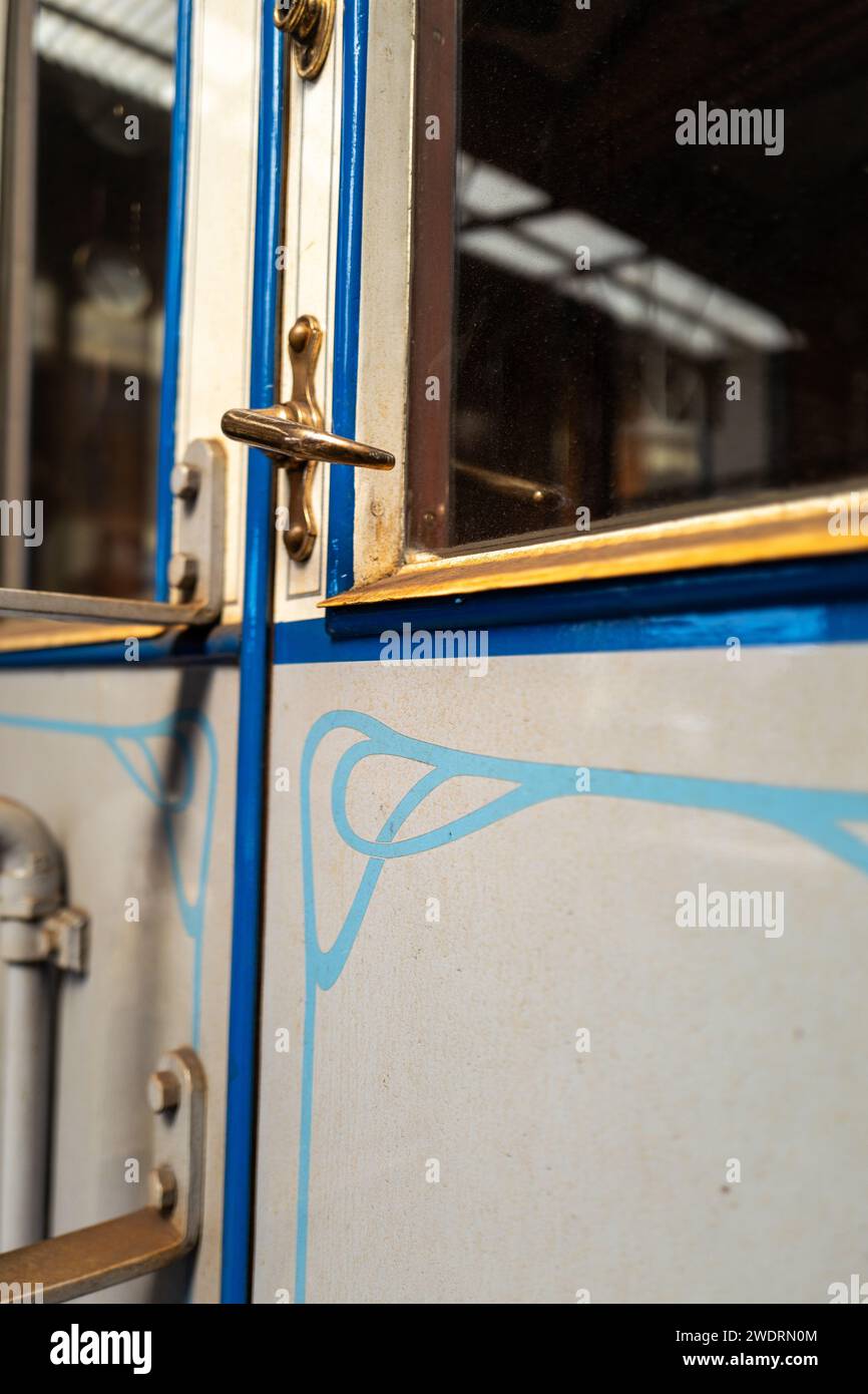 Train door hi-res stock photography and images - Alamy