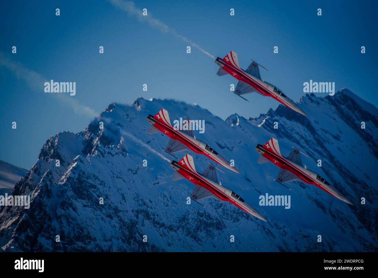 Riesgo de guerra hi-res stock photography and images - Alamy