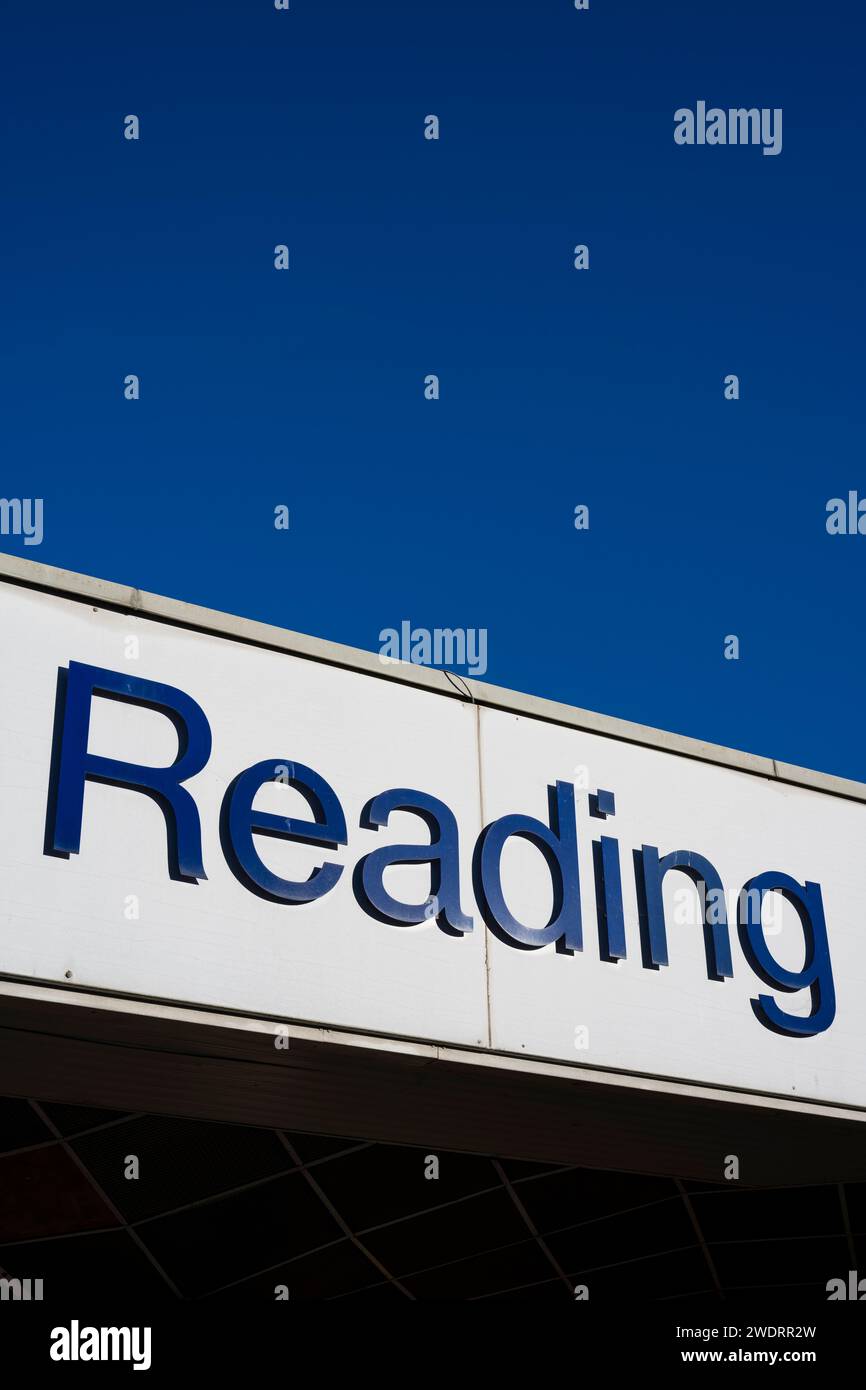 British rail reading hi-res stock photography and images - Alamy