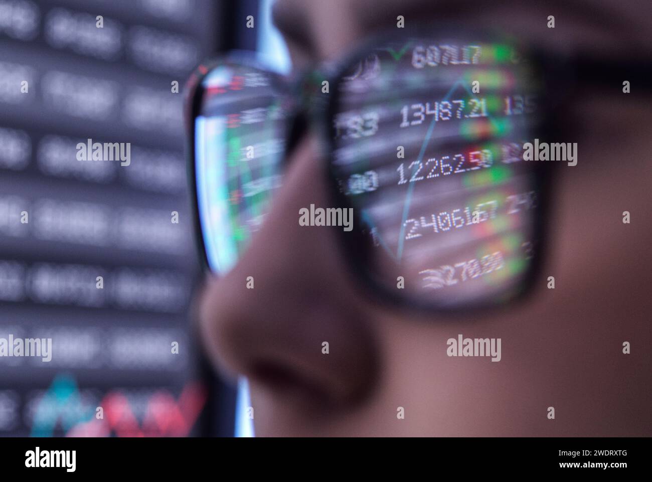 Financial markets screen hi-res stock photography and images - Alamy