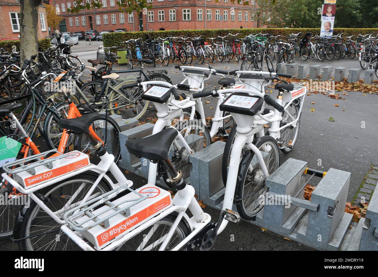 Metro electri train hi-res stock photography and images - Alamy