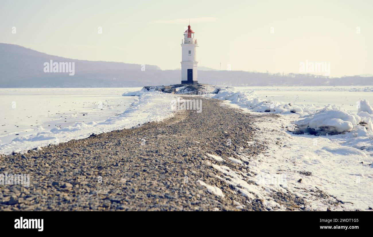 Maine lighthouse snow hi-res stock photography and images - Alamy