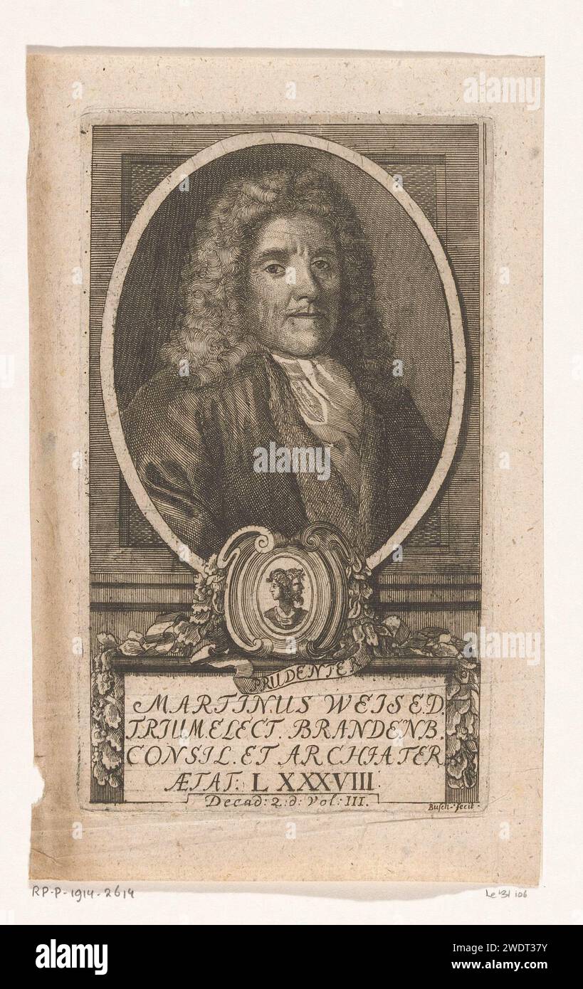 Portrait van Martin Weise, Georg Paul Busch, 1724 print Bottom left ...
