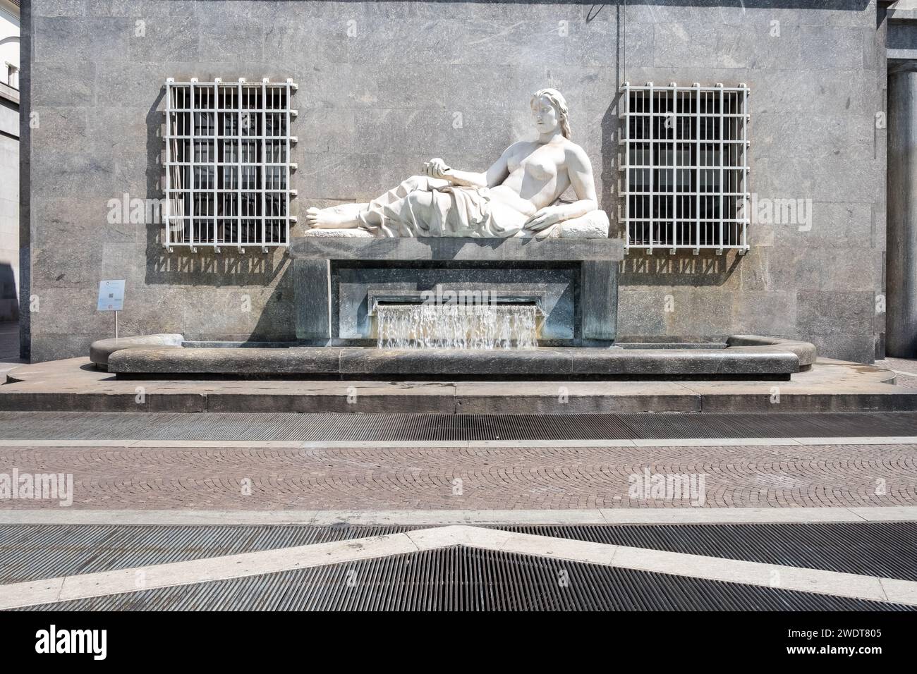 Fountain of dora hi-res stock photography and images - Alamy