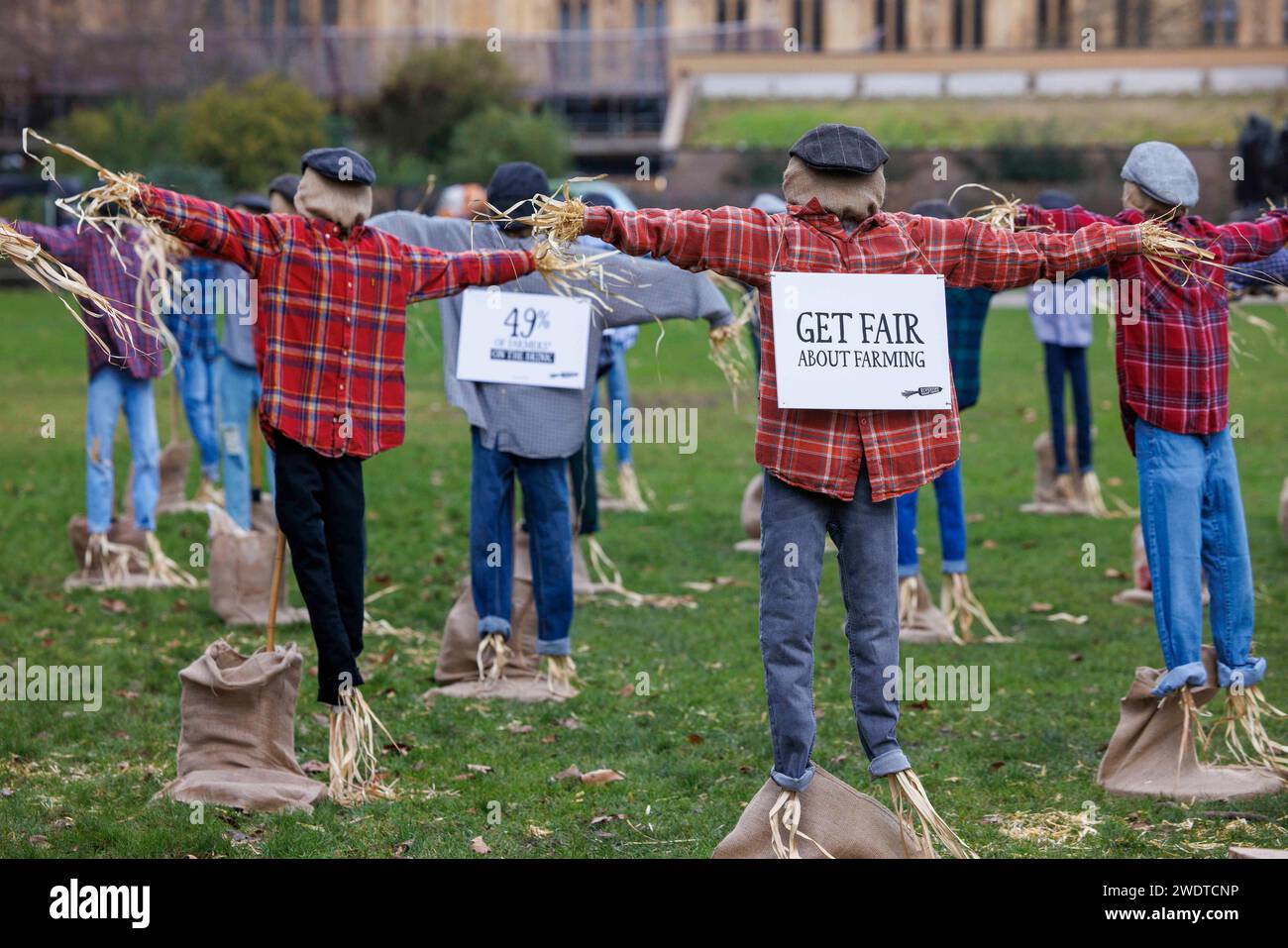Supermarkets exp loiting farmers hi-res stock photography and images ...