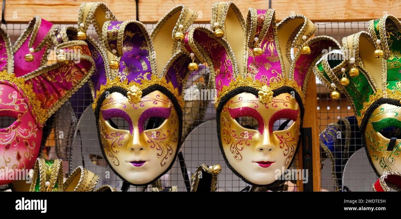 Traditional venetian masks on shelves in souvenirs shop in Venice, Italy Stock Photo - Alamy