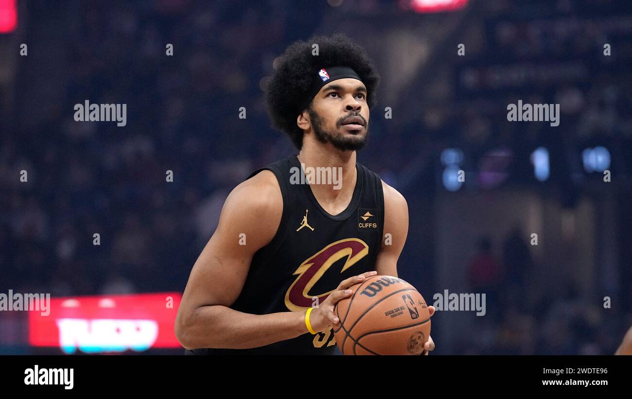Cleveland Cavaliers forward Isaac Okoro (35) in the first half of an ...