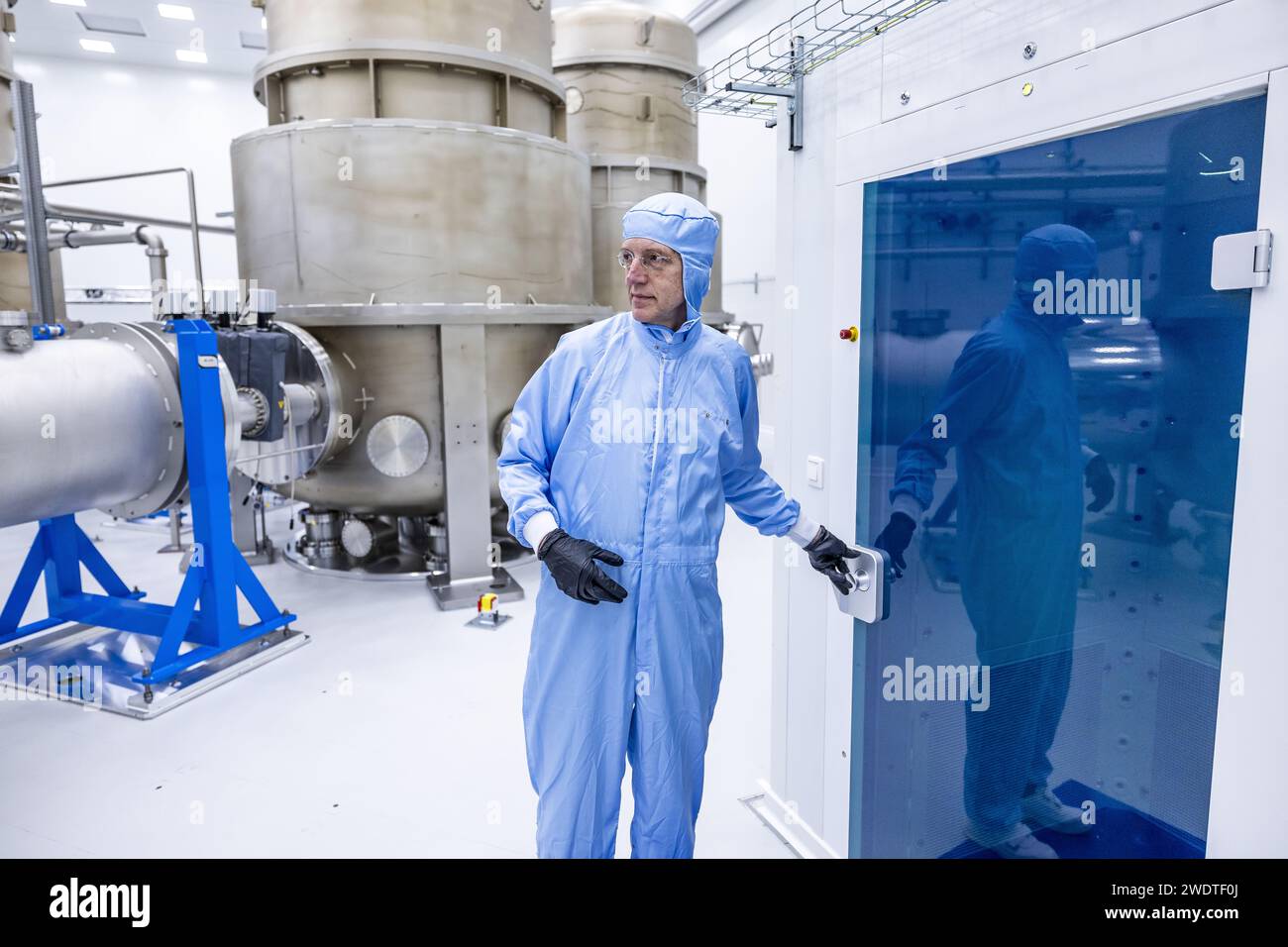 MAASTRICHT - Minister Dijkgraaf during a visit to the ET Pathfinder, a ...