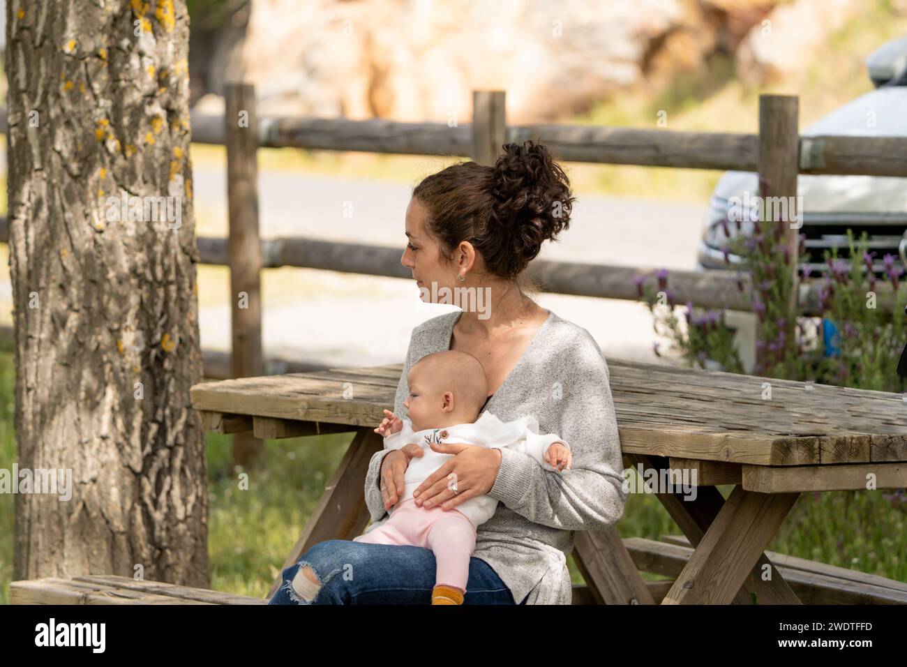 Secure attachment hi-res stock photography and images - Alamy