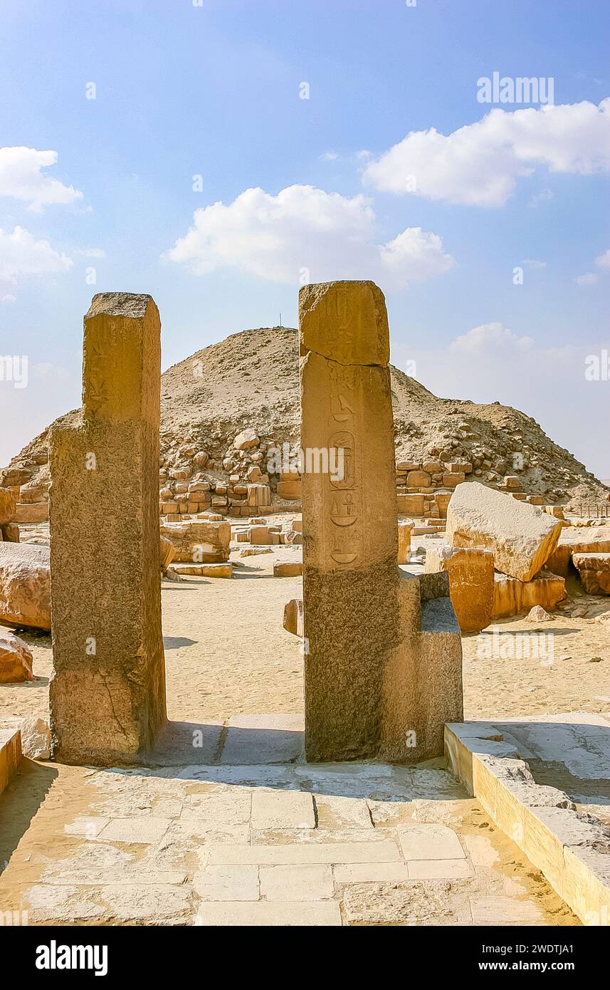 Egypt, Saqqara, Unas pyramid, entrance gate of the mortuary temple ...