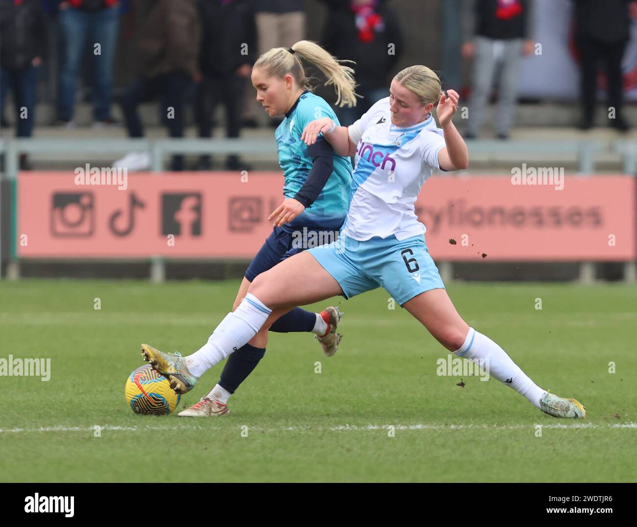 Aimee everett footballer hi-res stock photography and images - Alamy