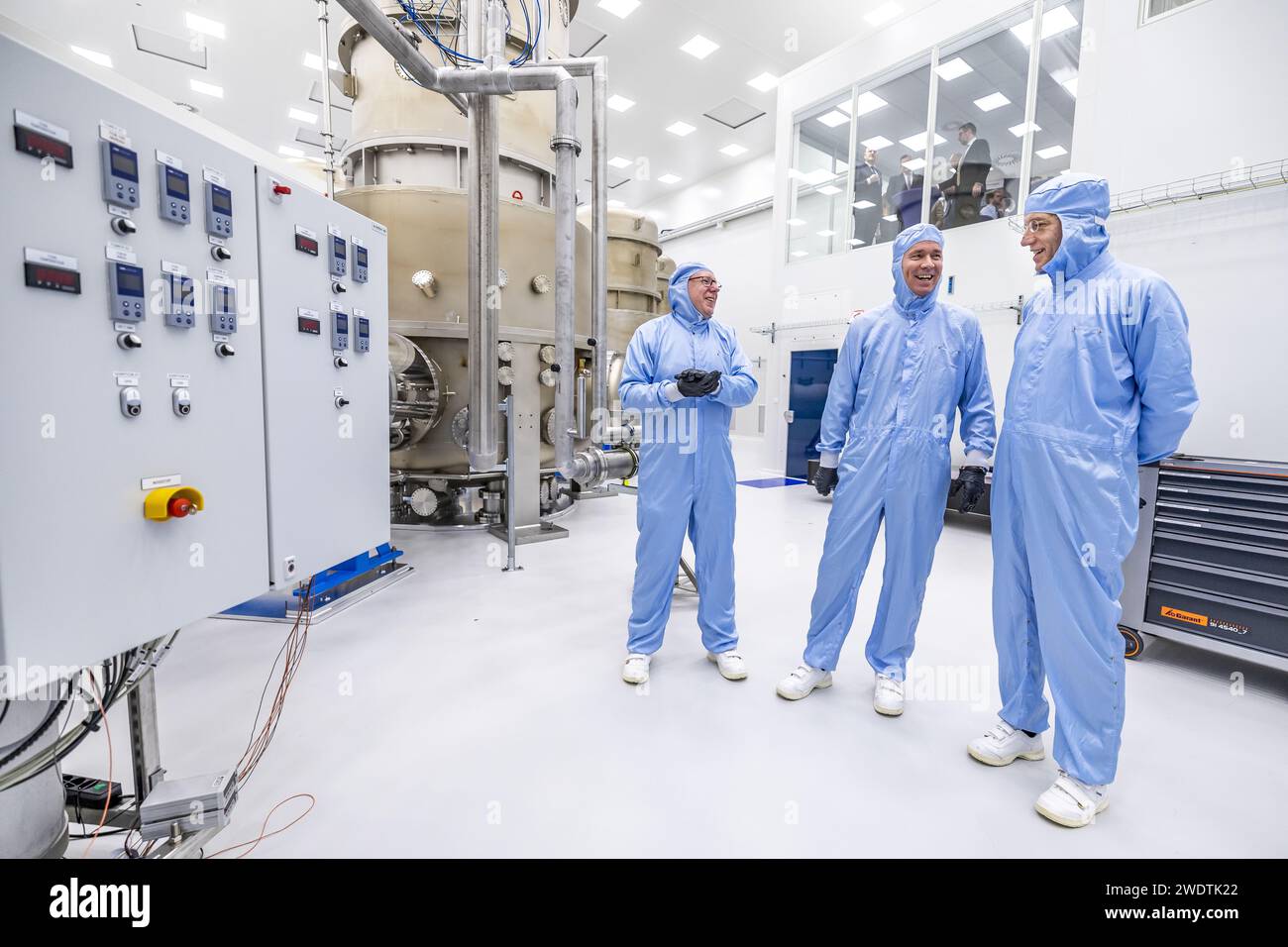 MAASTRICHT - Minister Dijkgraaf (R) and his Flemish colleague Brouns (M ...