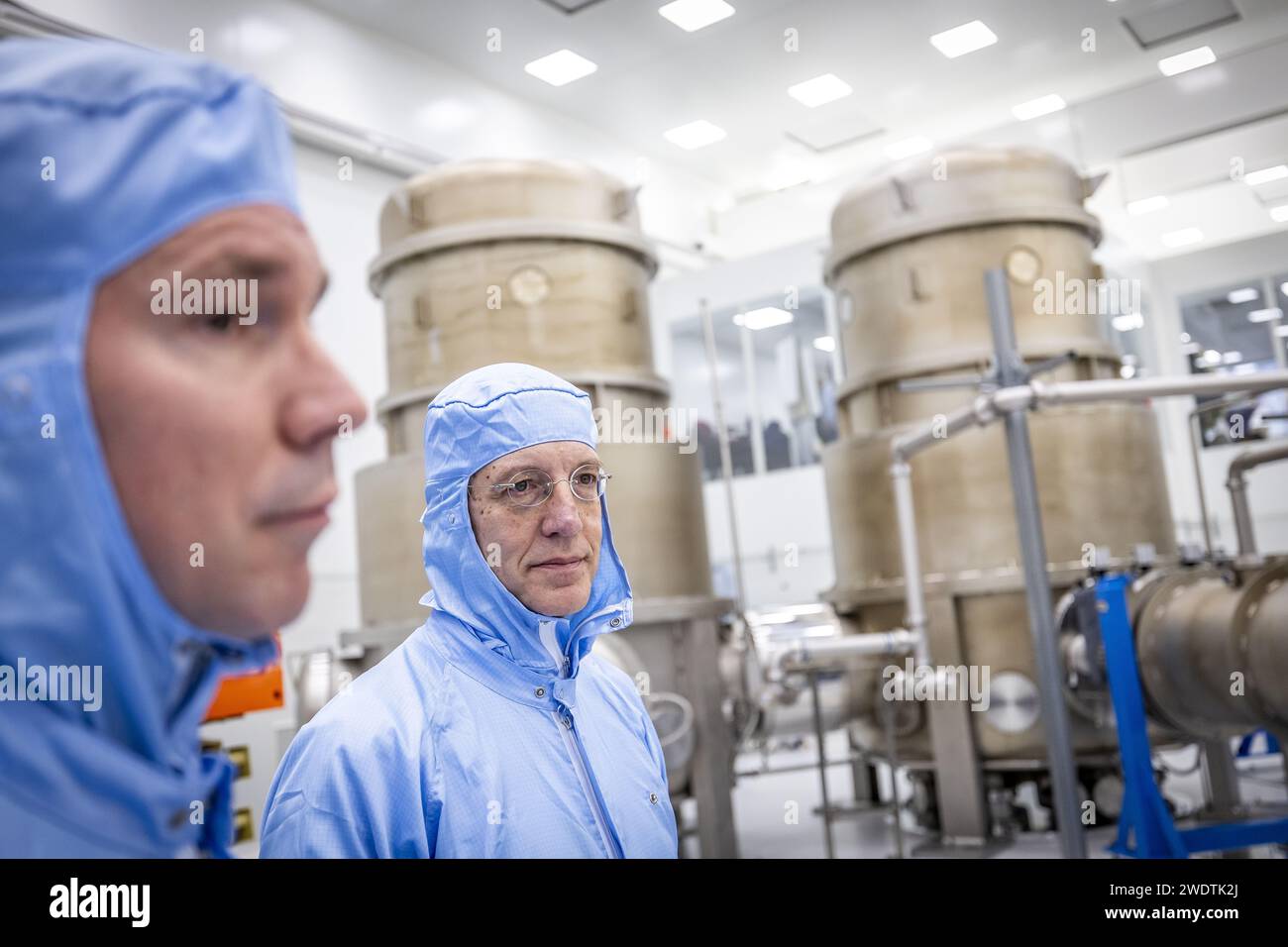 MAASTRICHT - Minister Dijkgraaf (R) visits the ET Pathfinder, a scale ...