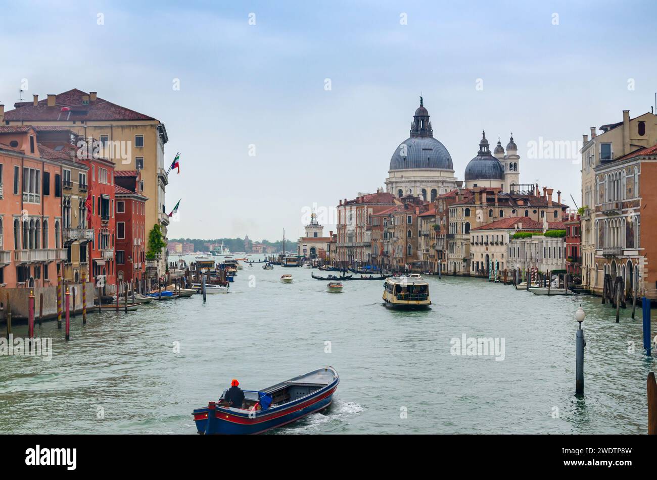 Grand canal in Venice, Italy, with devin Santa Maria della Salute ...