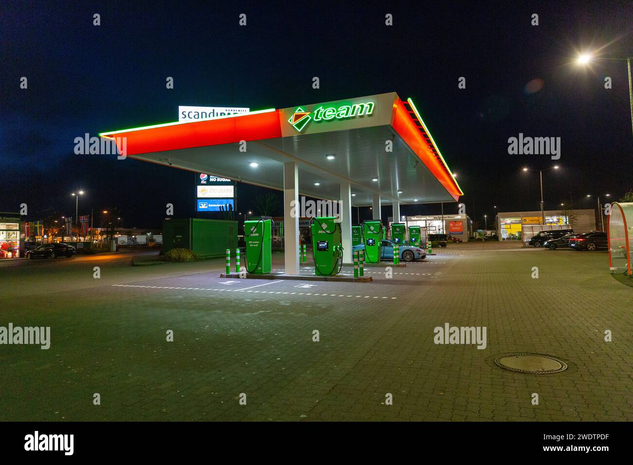 Team ev hi-res stock photography and images - Alamy