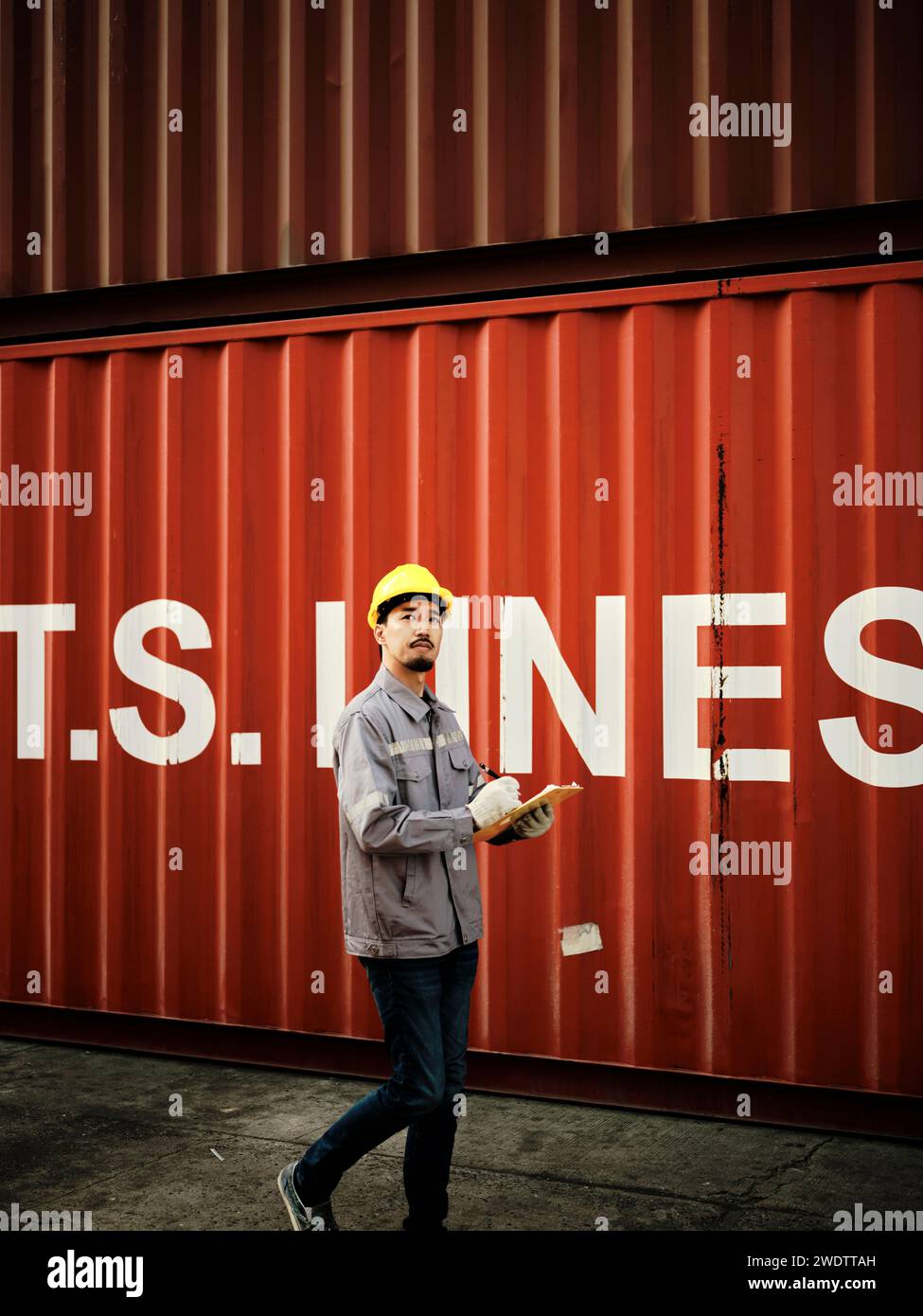 Container inspection checklist hi-res stock photography and images - Alamy