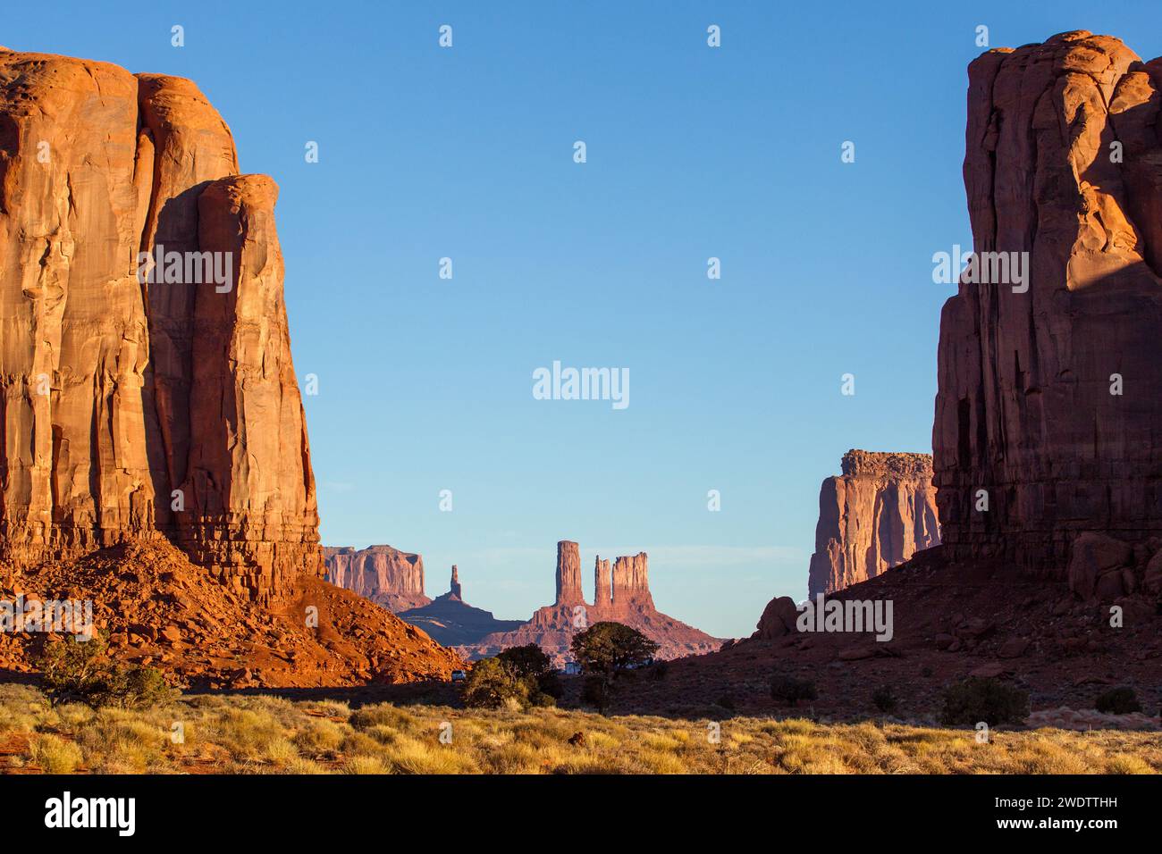 North Window view of the Utah monuments between Elephant Butte & Cly ...
