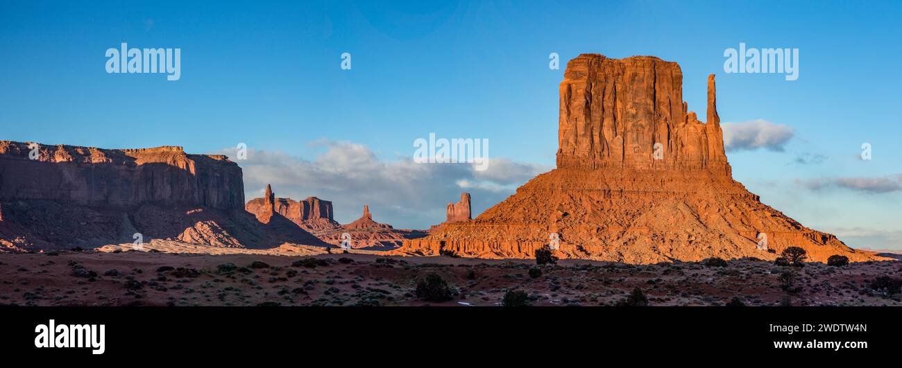 Sentinal Mesa, the Utah monuments and the West Mitten in the Monument ...