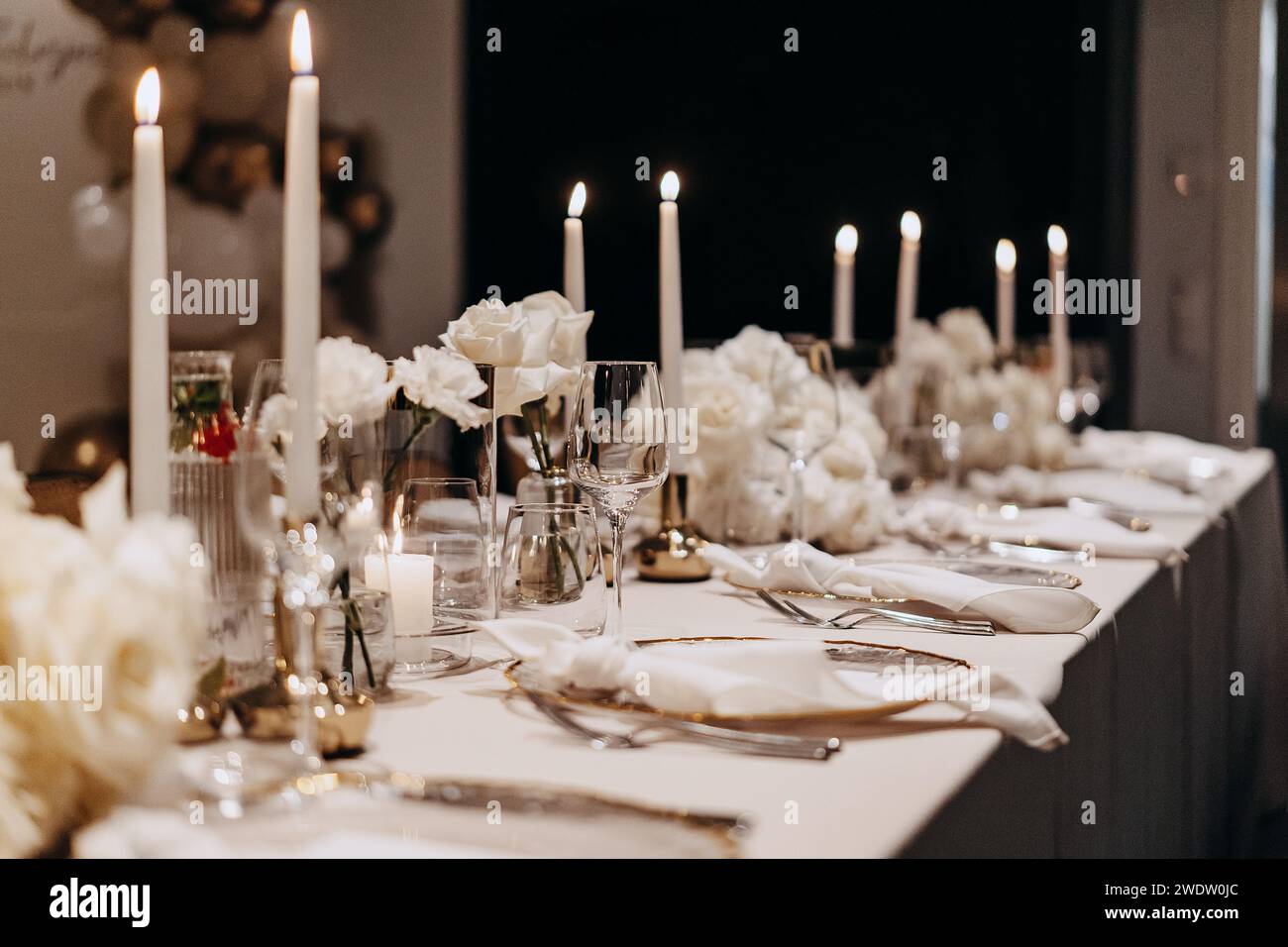 Guests dining table hi-res stock photography and images - Alamy