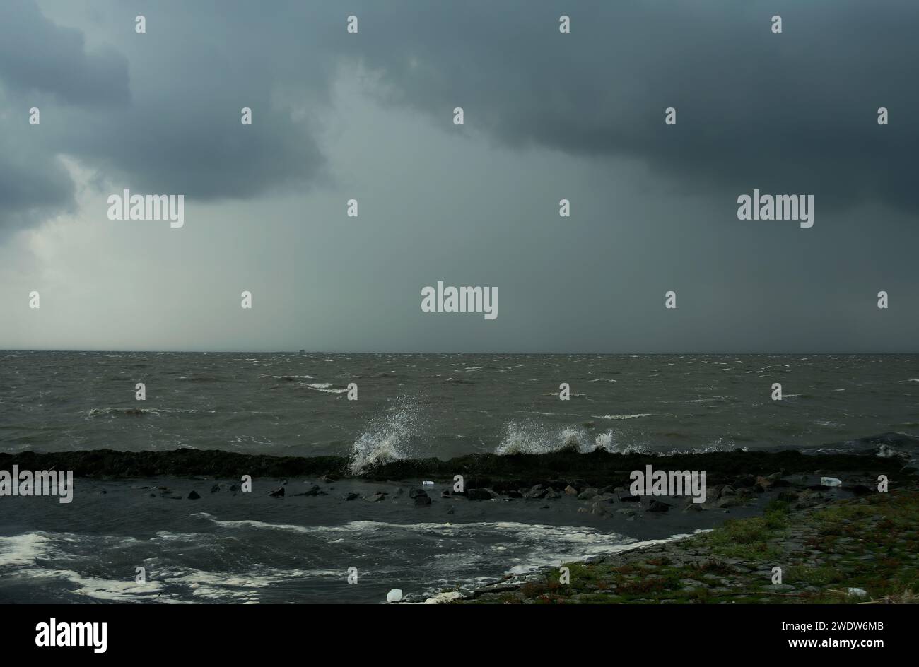Wellen flut wolken hi-res stock photography and images - Alamy