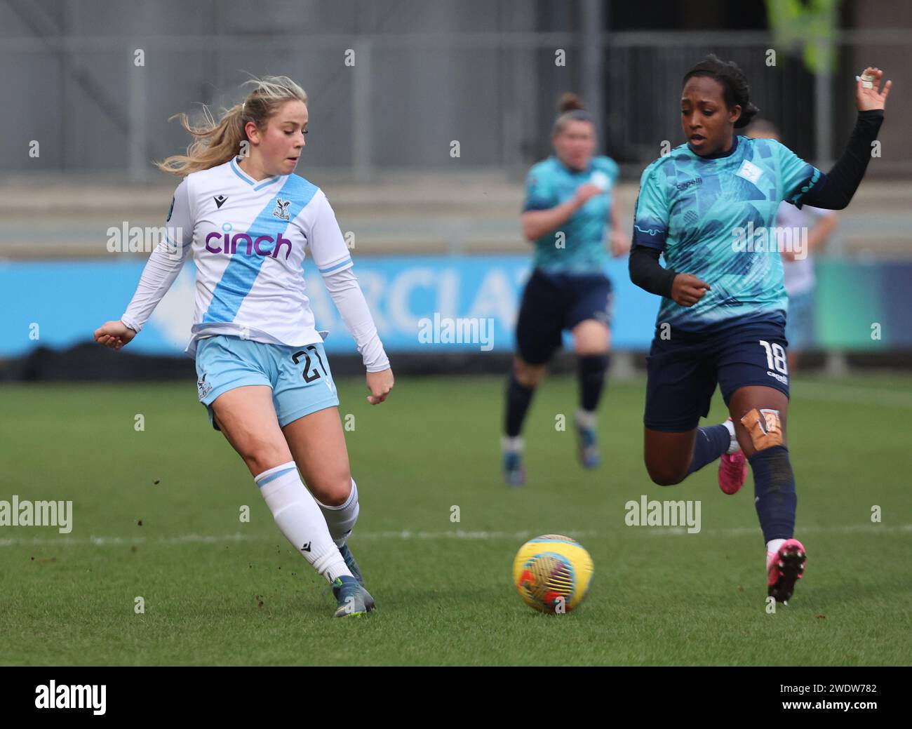 Shauna Guyatt of Crystal Palace Women and Danielle Carter of London ...