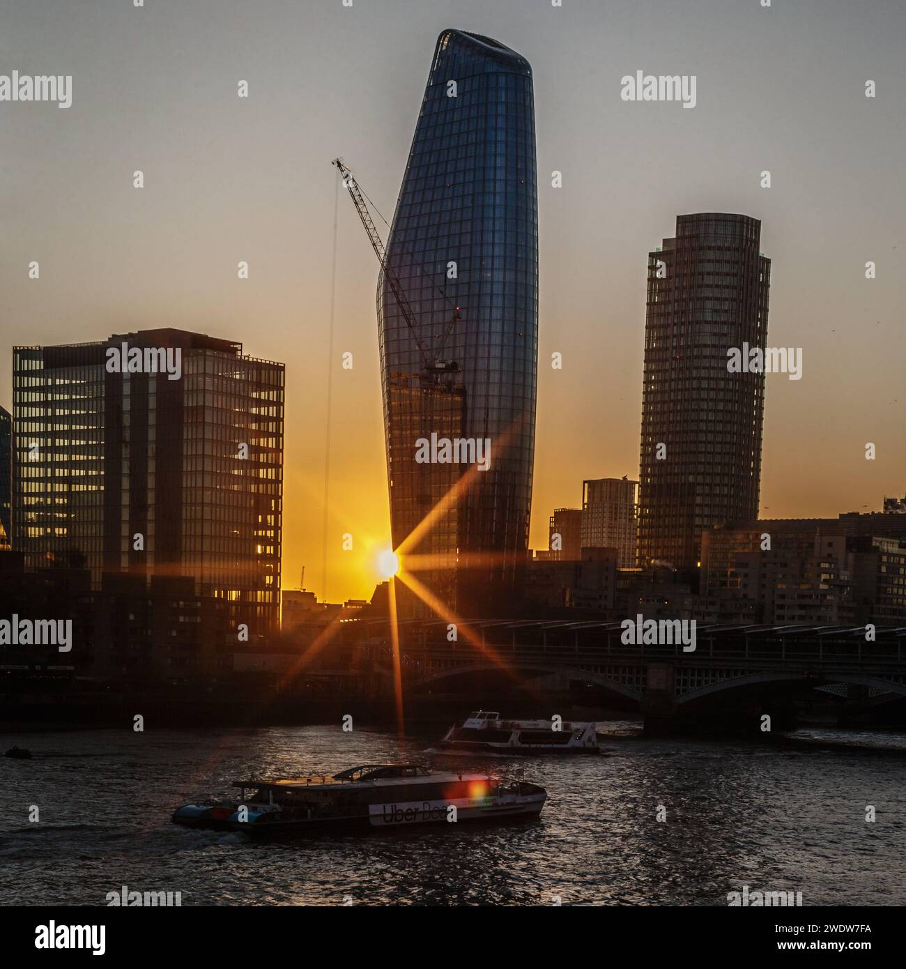 Starburst off the mummy (one Blackfriars building) as the sun sets over ...