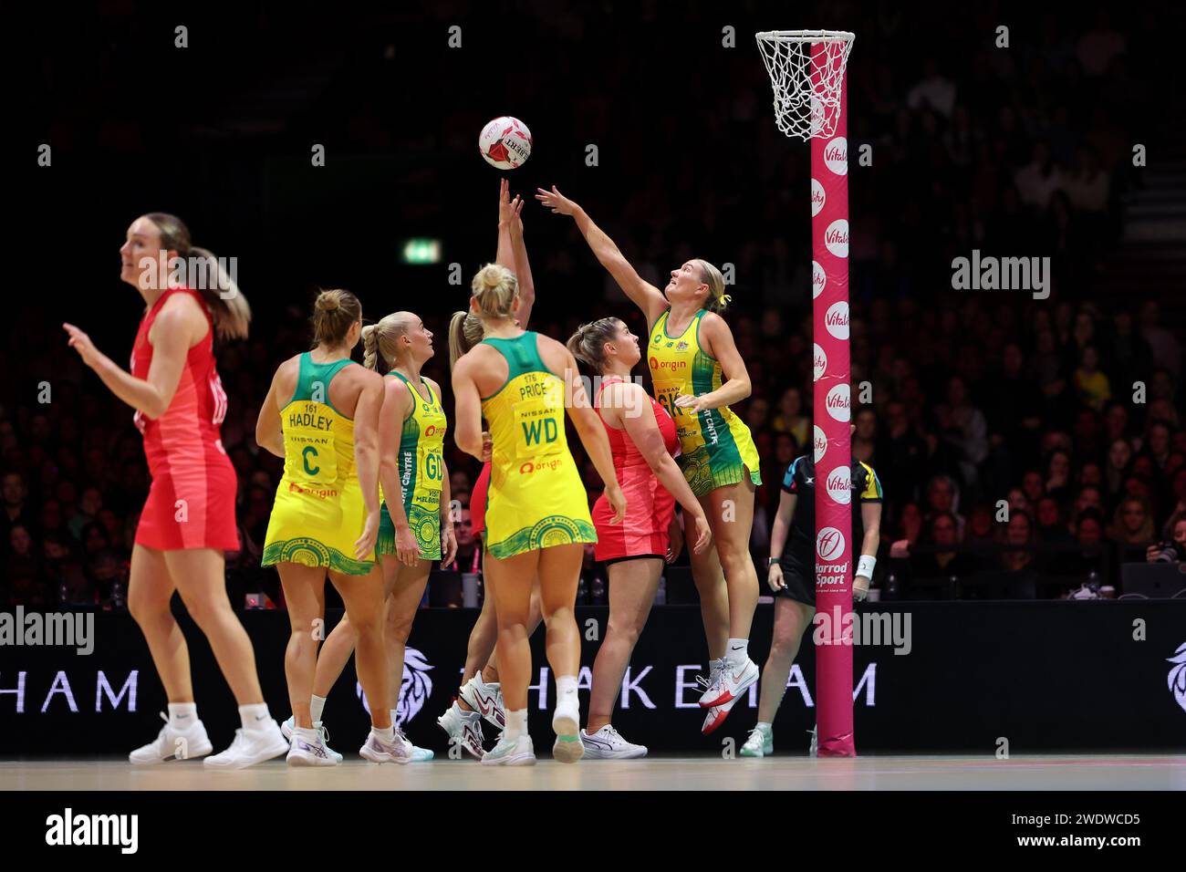 Courtney bruce netball hi-res stock photography and images - Alamy