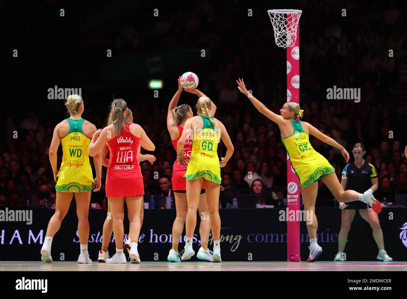 Courtney bruce netball hi-res stock photography and images - Alamy