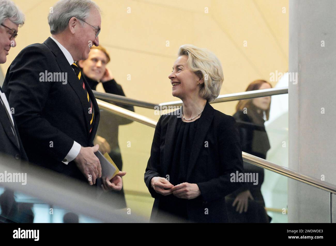 Robert M. Kimmitt und Ursula von der Leyen beim Trauerstaatsakt für den ...