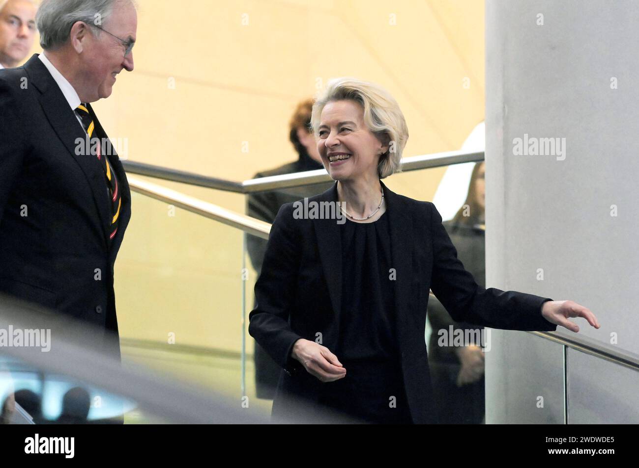 Robert M. Kimmitt und Ursula von der Leyen beim Trauerstaatsakt für den ...