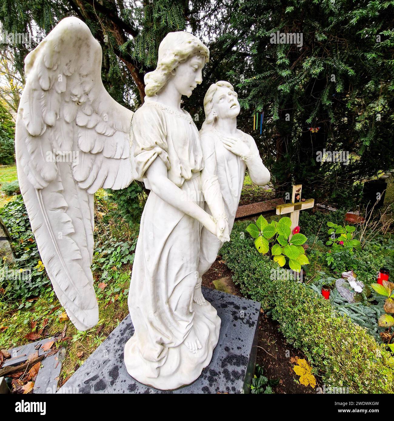 Ste elizabeth cemetery hi-res stock photography and images - Alamy