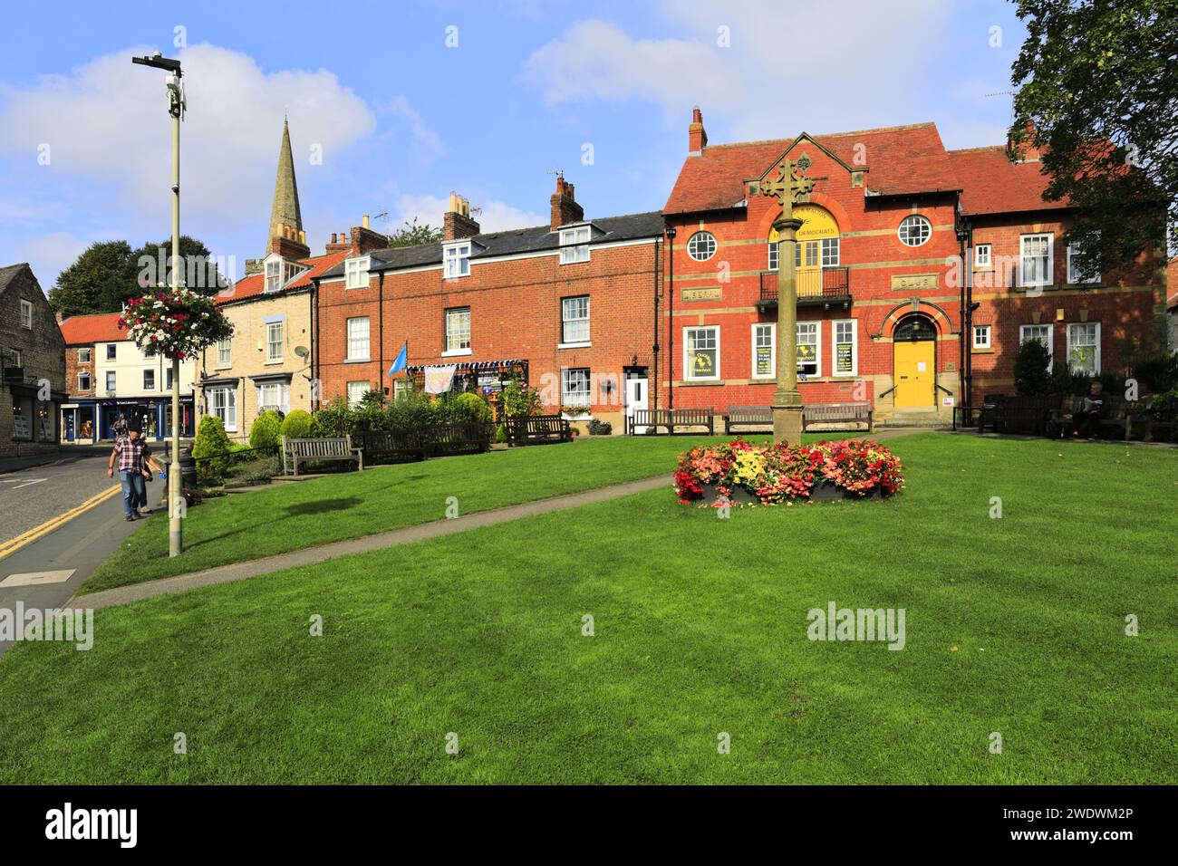 Summer view over the John Wilson Memorial, Pickering town, North ...