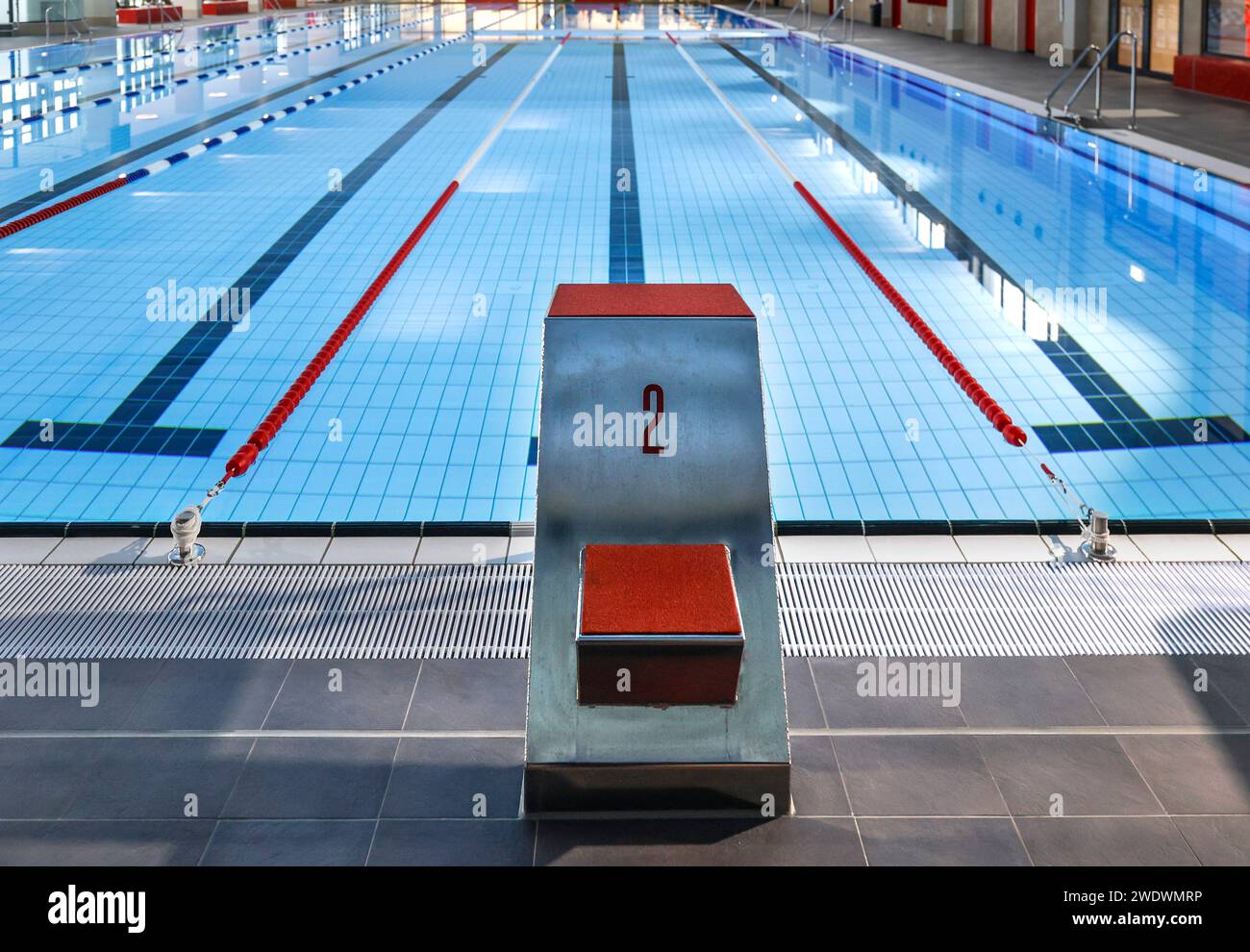 Schwimmbad Berlin, 22.01.2024 - Blick in das Schwimmbecken des ...