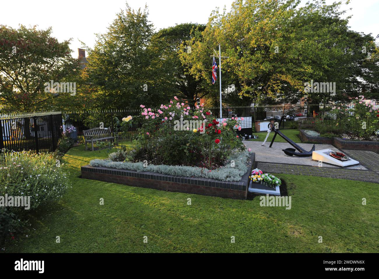 The Seaman's Memorial, Goole town, East Riding of Yorkshire, England ...