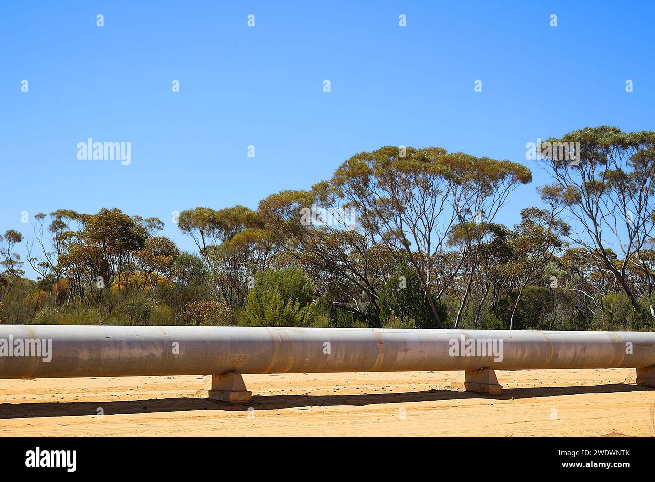 Water pipeline western australia hi-res stock photography and images ...