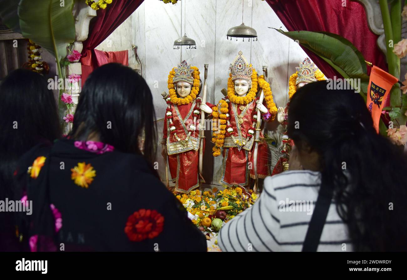 Guwahati, Guwahati, India. 22nd Jan, 2024. Devotees offer prayer to ...