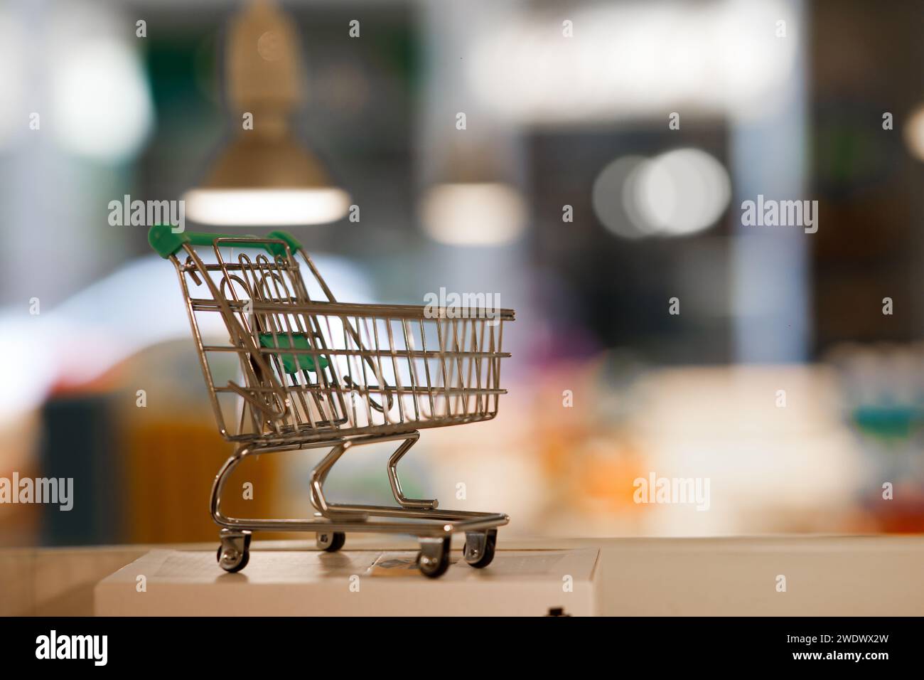 Small business retail market hi-res stock photography and images - Alamy