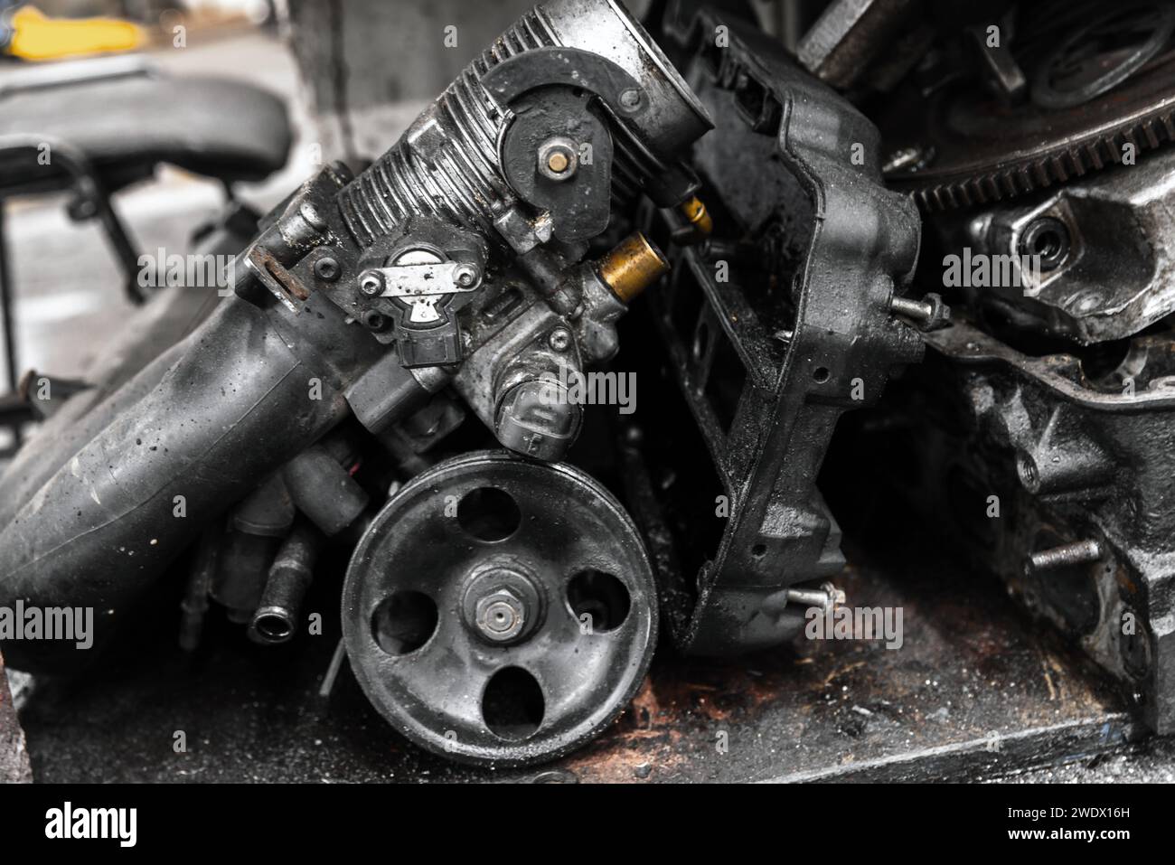 Old car repair shop hi-res stock photography and images - Alamy